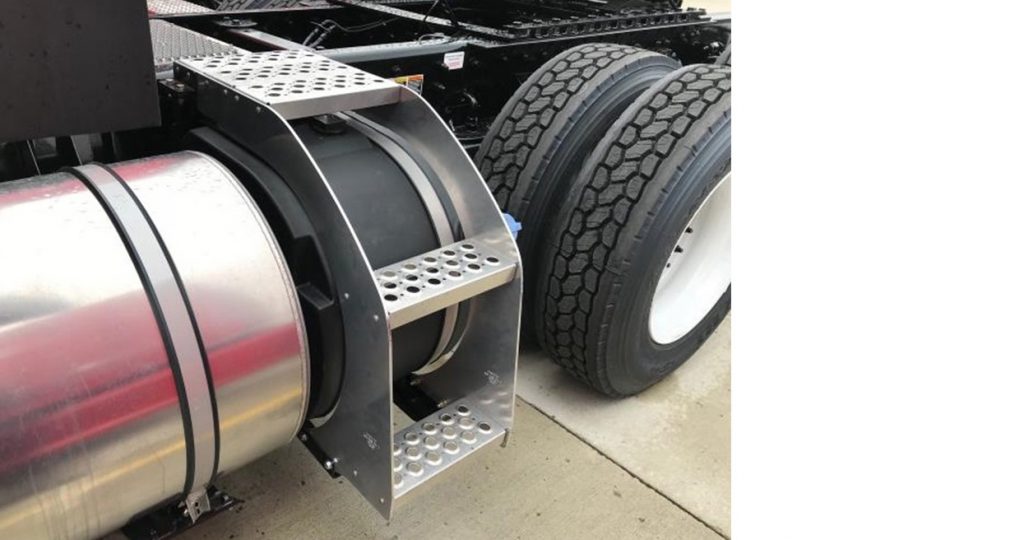 Kenworth T680 and T880 Add Option for DEF Tank with Integrated Steps ...