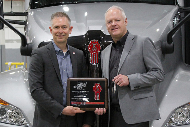 The W900: Pride & Tradition for IMT Transport – World's Best